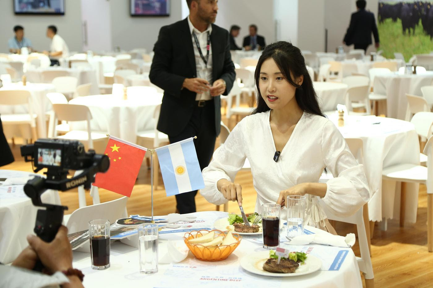 Influencers a los bifes en la Sial China - Primicias Rurales